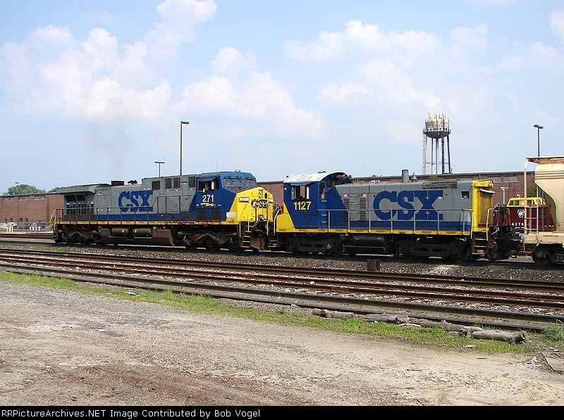 CSX 1127 & 271